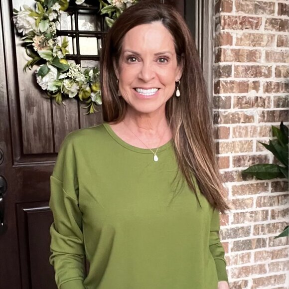 CAbi | Tops | Cabi 6334 Turnaround Tee Spring 223 Medium Nwt | Poshmark